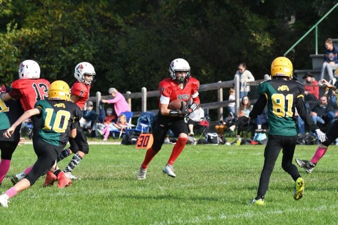 4 Reasons Youth Football Is What Kids Need Now