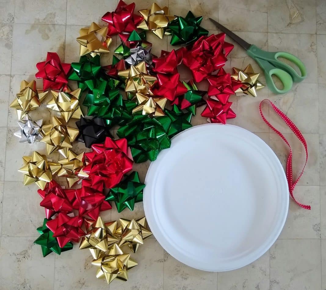 Simple And Festive Kids' Christmas Bow Wreaths